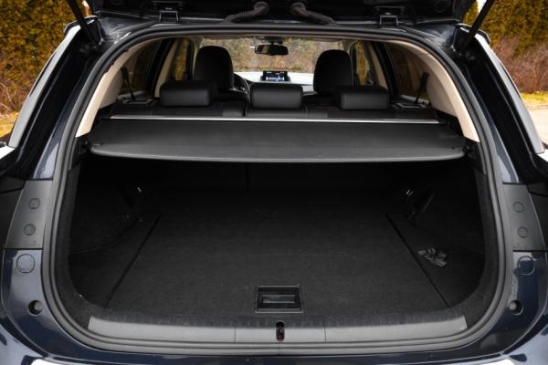 Lexus CT 2016 in Riga, with an engine capacity of 1.80 L and mileage of 107 thousand km for 13990 €, photo 9 on AUTOMOTO.COM.LV
