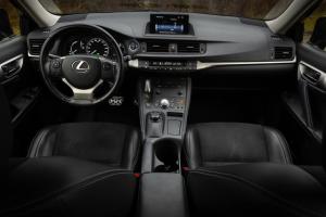 Lexus CT 2016 in Riga, with an engine capacity of 1.80 L and mileage of 107 thousand km for 13990 €, photo 11 on AUTOMOTO.COM.LV