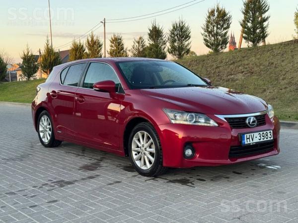 Red Lexus CT 2012 in Riga, with an engine capacity of 1.80 L and mileage of 250 thousand km for 8250 €, photo 1 on AUTOMOTO.COM.LV