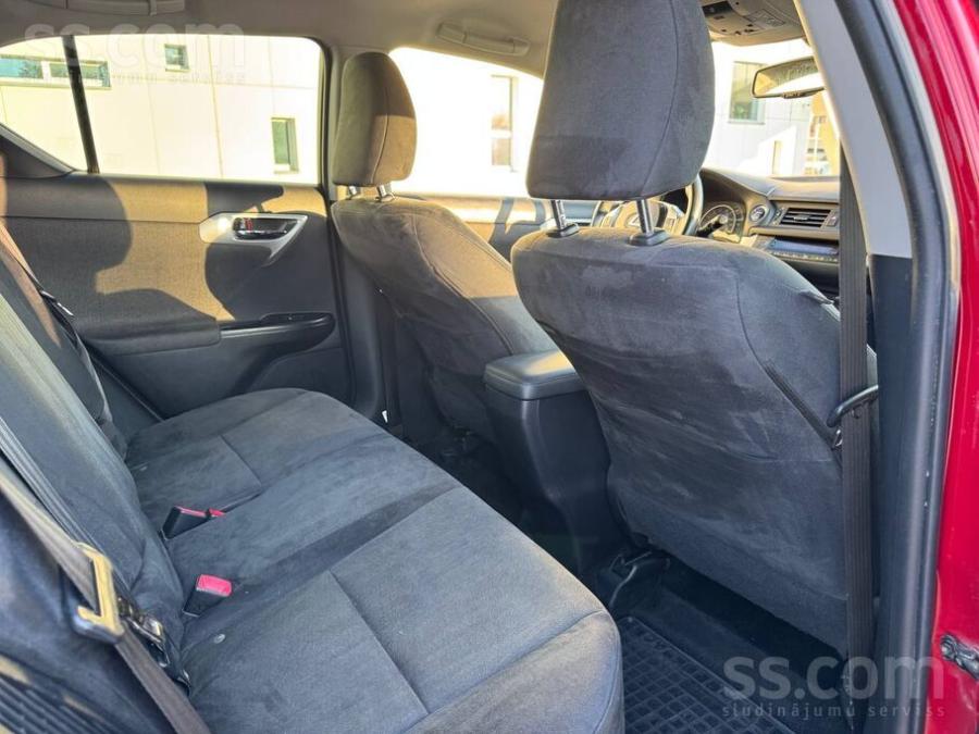 Sarkans Lexus CT 2012 Rīga, ar dzinēja tilpumu 1.80 L un nobraukumu 250 tūkst. km par 8250 €, foto 8 vietnē AUTOMOTO.COM.LV
