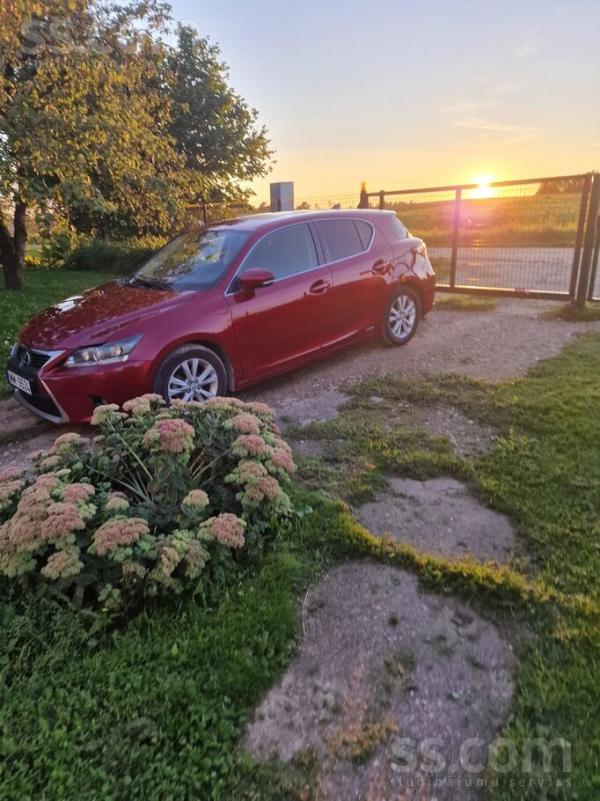 Sarkans Lexus CT 2014 Dobele, ar dzinēja tilpumu 1.80 L un nobraukumu 265 tūkst. km par 11500 €, foto 1 vietnē AUTOMOTO.COM.LV