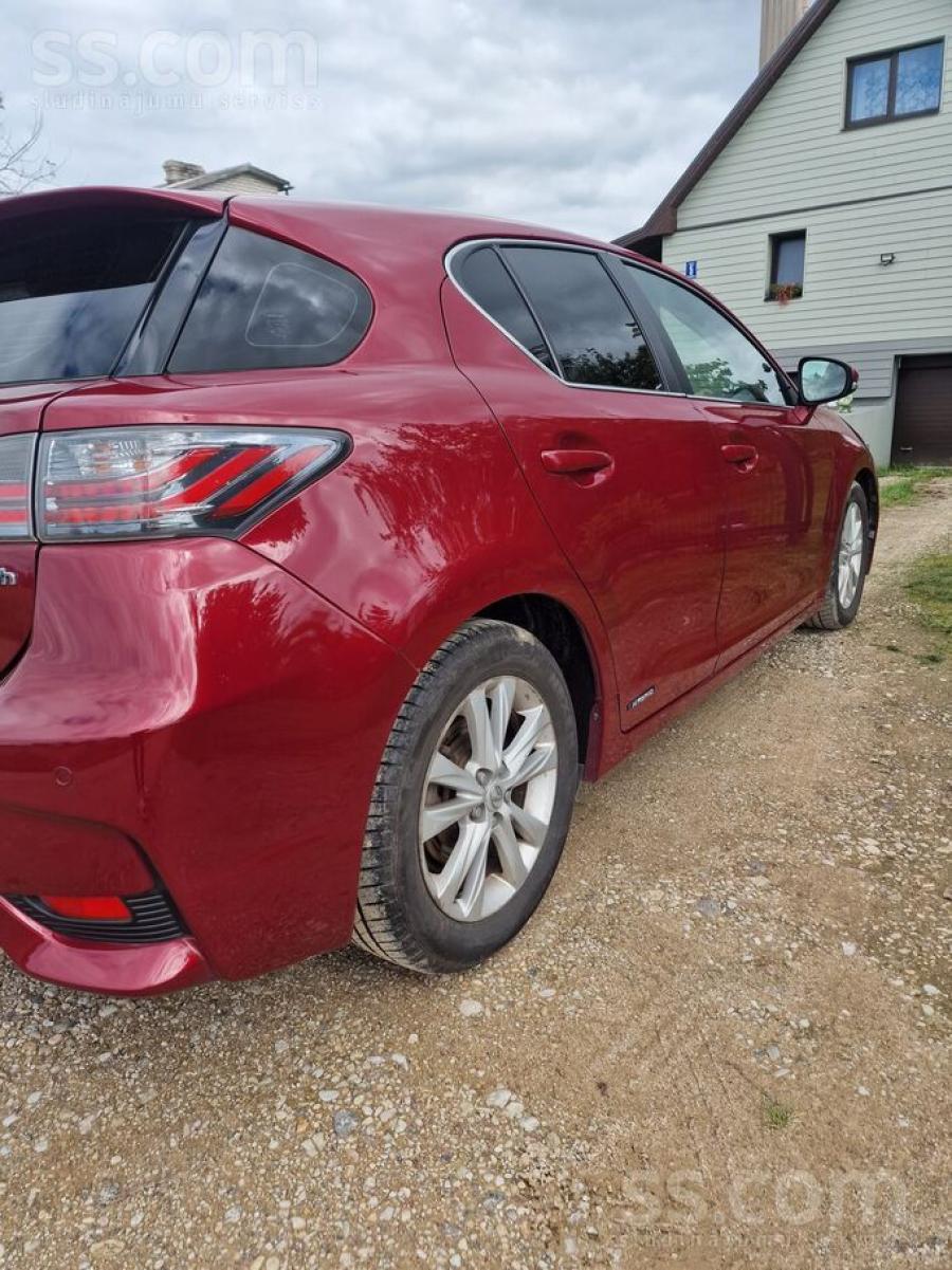 Sarkans Lexus CT 2014 Dobele, ar dzinēja tilpumu 1.80 L un nobraukumu 265 tūkst. km par 11500 €, foto 6 vietnē AUTOMOTO.COM.LV
