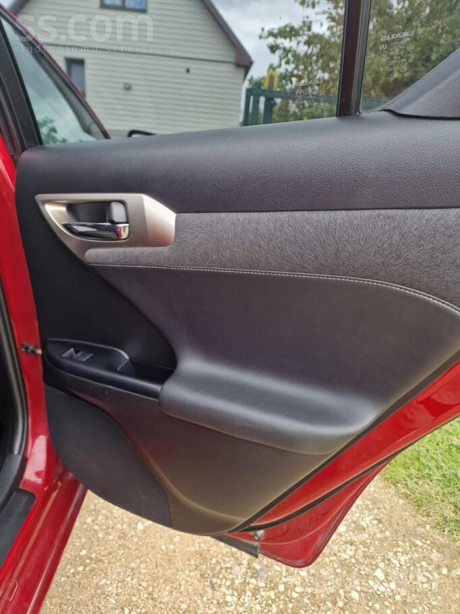 Sarkans Lexus CT 2014 Dobele, ar dzinēja tilpumu 1.80 L un nobraukumu 265 tūkst. km par 11500 €, foto 9 vietnē AUTOMOTO.COM.LV