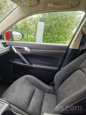 Sarkans Lexus CT 2014 Dobele, ar dzinēja tilpumu 1.80 L un nobraukumu 265 tūkst. km par 11500 €, foto 10 vietnē AUTOMOTO.COM.LV