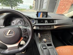 Violet Lexus CT 2014 in Riga, with an engine capacity of 1.80 L and mileage of 207 thousand km for 11700 €, photo 7 on AUTOMOTO.COM.LV