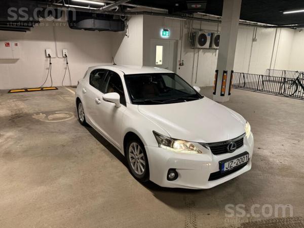 Balts Lexus CT 2011 Rīga, ar dzinēja tilpumu 1.80 L un nobraukumu 277 tūkst. km par 8200 €, foto 3 vietnē AUTOMOTO.COM.LV