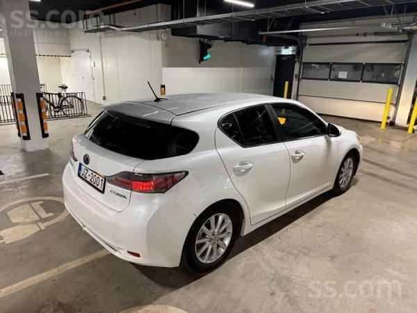 Balts Lexus CT 2011 Rīga, ar dzinēja tilpumu 1.80 L un nobraukumu 277 tūkst. km par 8200 €, foto 5 vietnē AUTOMOTO.COM.LV