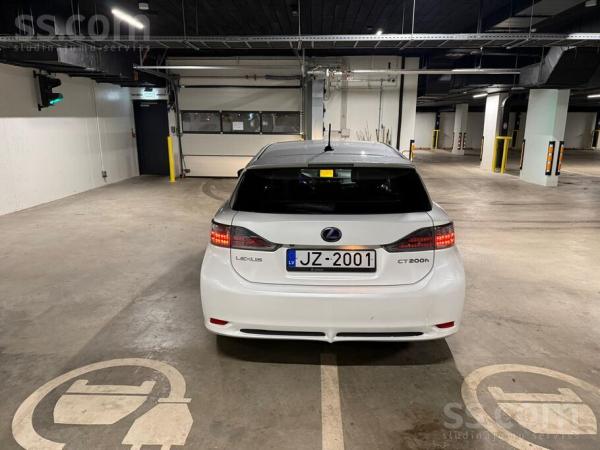 Balts Lexus CT 2011 Rīga, ar dzinēja tilpumu 1.80 L un nobraukumu 277 tūkst. km par 8200 €, foto 6 vietnē AUTOMOTO.COM.LV