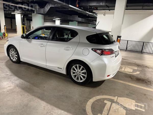 Balts Lexus CT 2011 Rīga, ar dzinēja tilpumu 1.80 L un nobraukumu 277 tūkst. km par 8200 €, foto 7 vietnē AUTOMOTO.COM.LV