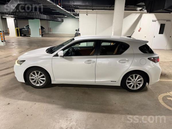 Balts Lexus CT 2011 Rīga, ar dzinēja tilpumu 1.80 L un nobraukumu 277 tūkst. km par 8200 €, foto 8 vietnē AUTOMOTO.COM.LV