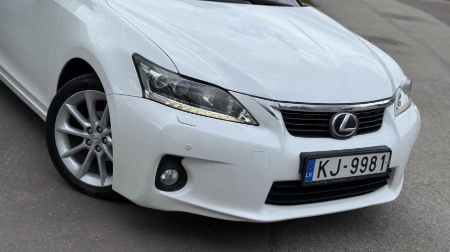 Balts Lexus CT 2011 Rīga, ar dzinēja tilpumu 1.80 L un nobraukumu 216 tūkst. km par 8150 €, foto 5 vietnē AUTOMOTO.COM.LV