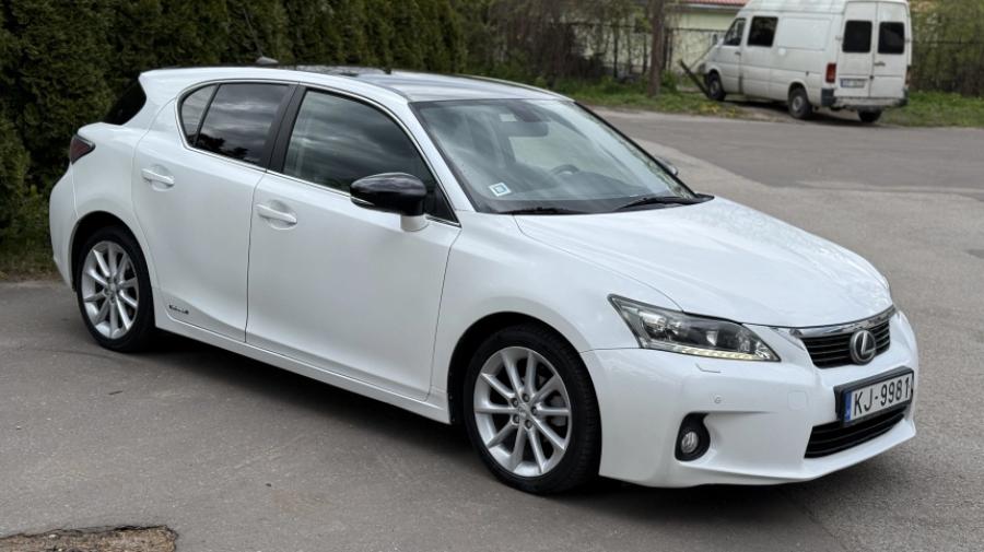 Balts Lexus CT 2011 Rīga, ar dzinēja tilpumu 1.80 L un nobraukumu 216 tūkst. km par 8150 €, foto 7 vietnē AUTOMOTO.COM.LV