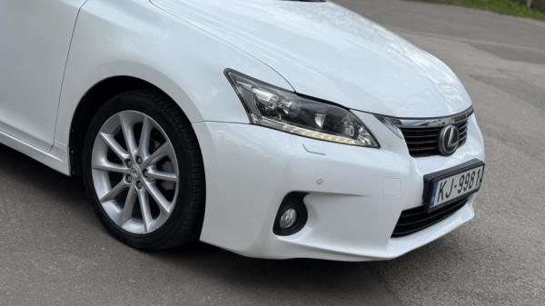 Balts Lexus CT 2011 Rīga, ar dzinēja tilpumu 1.80 L un nobraukumu 216 tūkst. km par 8150 €, foto 7 vietnē AUTOMOTO.COM.LV