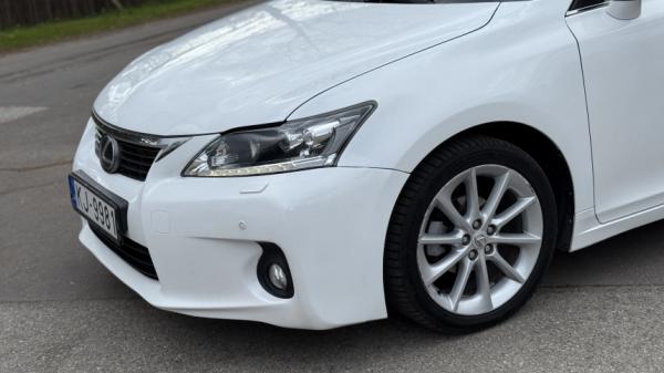 Balts Lexus CT 2011 Rīga, ar dzinēja tilpumu 1.80 L un nobraukumu 216 tūkst. km par 8150 €, foto 10 vietnē AUTOMOTO.COM.LV