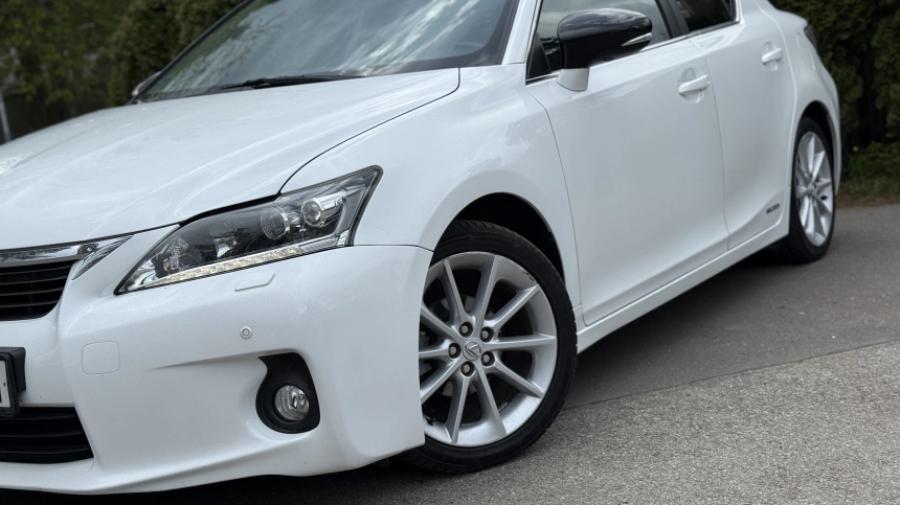 Balts Lexus CT 2011 Rīga, ar dzinēja tilpumu 1.80 L un nobraukumu 216 tūkst. km par 8150 €, foto 13 vietnē AUTOMOTO.COM.LV