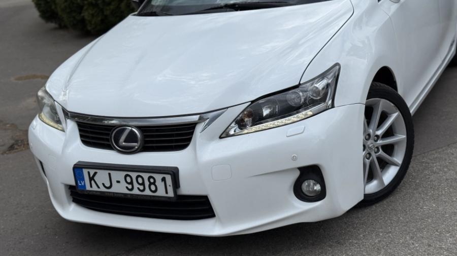 Balts Lexus CT 2011 Rīga, ar dzinēja tilpumu 1.80 L un nobraukumu 216 tūkst. km par 8150 €, foto 14 vietnē AUTOMOTO.COM.LV