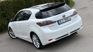 Balts Lexus CT 2011 Rīga, ar dzinēja tilpumu 1.80 L un nobraukumu 216 tūkst. km par 8150 €, foto 16 vietnē AUTOMOTO.COM.LV