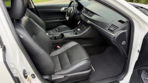 Balts Lexus CT 2011 Rīga, ar dzinēja tilpumu 1.80 L un nobraukumu 216 tūkst. km par 8150 €, foto 18 vietnē AUTOMOTO.COM.LV