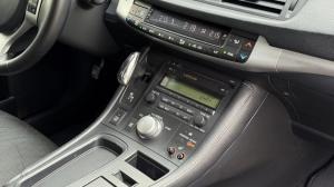 Balts Lexus CT 2011 Rīga, ar dzinēja tilpumu 1.80 L un nobraukumu 216 tūkst. km par 8150 €, foto 20 vietnē AUTOMOTO.COM.LV
