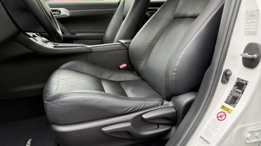 Balts Lexus CT 2011 Rīga, ar dzinēja tilpumu 1.80 L un nobraukumu 216 tūkst. km par 8150 €, foto 26 vietnē AUTOMOTO.COM.LV