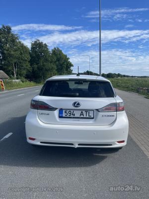 White Lexus CT 2011 in Tallinn, with an engine capacity of 1.80 L and mileage of 278 thousand km for 8200 €, photo 5 on AUTOMOTO.COM.LV