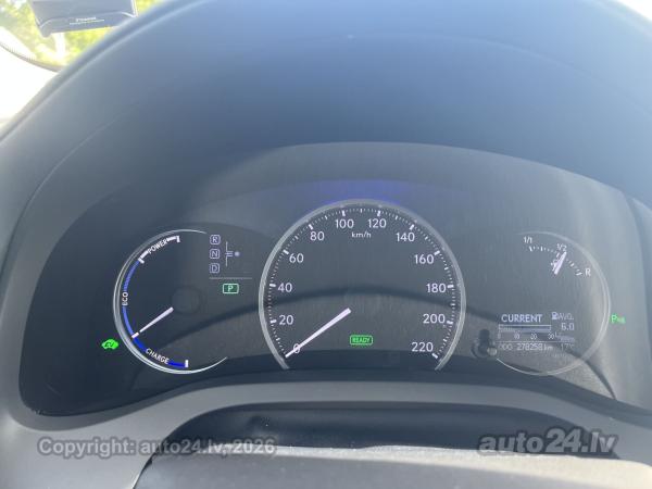 White Lexus CT 2011 in Tallinn, with an engine capacity of 1.80 L and mileage of 278 thousand km for 8200 €, photo 9 on AUTOMOTO.COM.LV