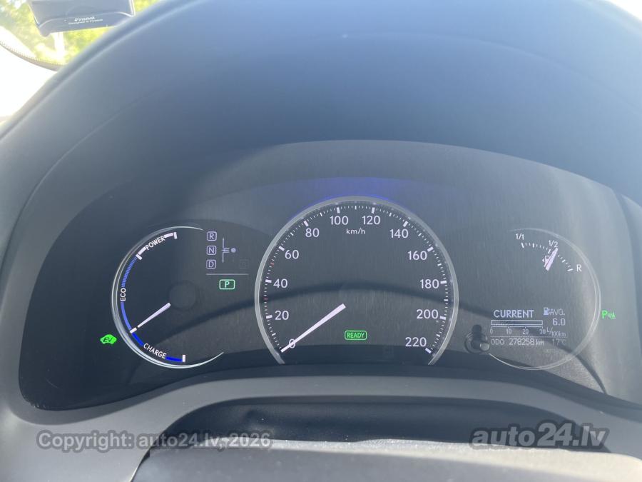 White Lexus CT 2011 in Tallinn, with an engine capacity of 1.80 L and mileage of 278 thousand km for 8200 €, photo 10 on AUTOMOTO.COM.LV