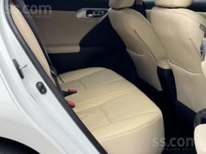 White Lexus CT 2011 in Jelgava, with an engine capacity of 1.80 L and mileage of 260 thousand km for 7950 €, photo 21 on AUTOMOTO.COM.LV
