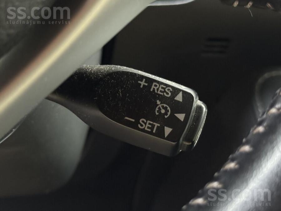 White Lexus CT 2011 in Jelgava, with an engine capacity of 1.80 L and mileage of 260 thousand km for 7950 €, photo 22 on AUTOMOTO.COM.LV