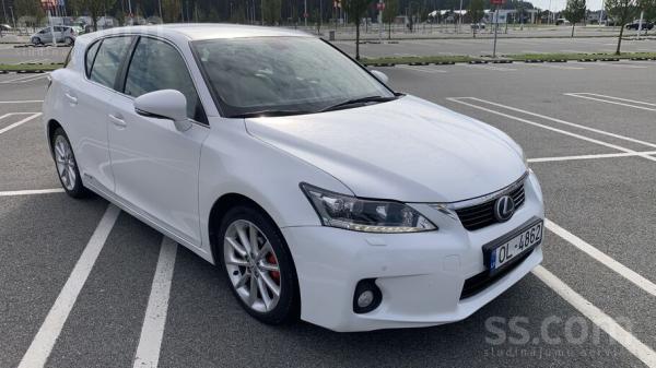Balts Lexus CT 2011 Rīga, ar dzinēja tilpumu 1.80 L un nobraukumu 128 tūkst. km par 8150 €, foto 2 vietnē AUTOMOTO.COM.LV