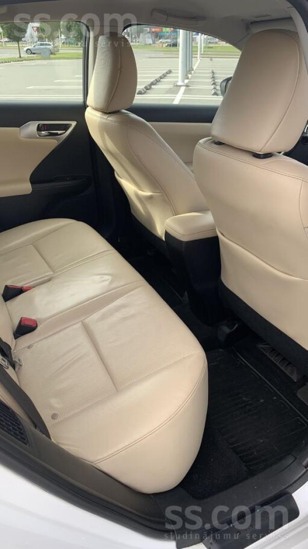 Balts Lexus CT 2011 Rīga, ar dzinēja tilpumu 1.80 L un nobraukumu 128 tūkst. km par 8150 €, foto 8 vietnē AUTOMOTO.COM.LV