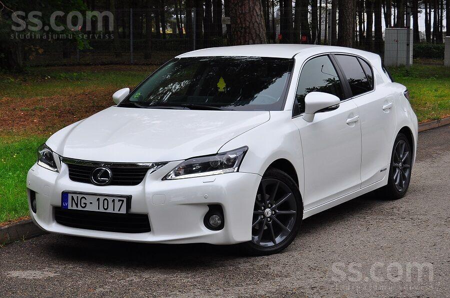 White Lexus CT 2011 in Daugavpils, with an engine capacity of 1.80 L and mileage of 191 thousand km for 9150 €, photo 1 on AUTOMOTO.COM.LV