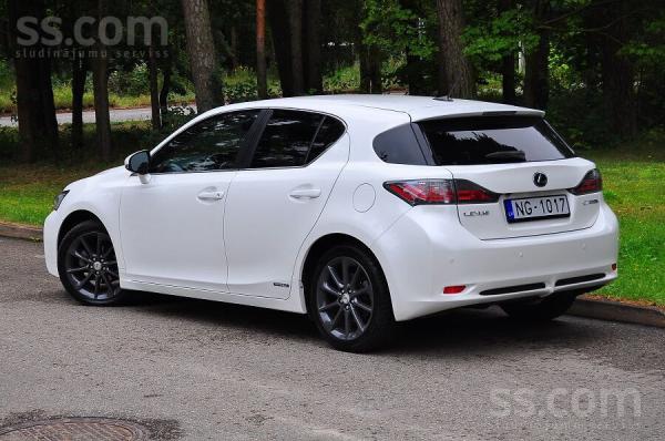 Balts Lexus CT 2011 Daugavpils, ar dzinēja tilpumu 1.80 L un nobraukumu 191 tūkst. km par 9150 €, foto 5 vietnē AUTOMOTO.COM.LV