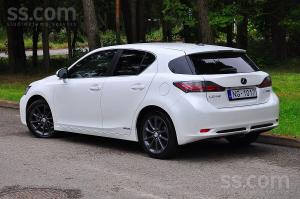 White Lexus CT 2011 in Daugavpils, with an engine capacity of 1.80 L and mileage of 191 thousand km for 9150 €, photo 5 on AUTOMOTO.COM.LV