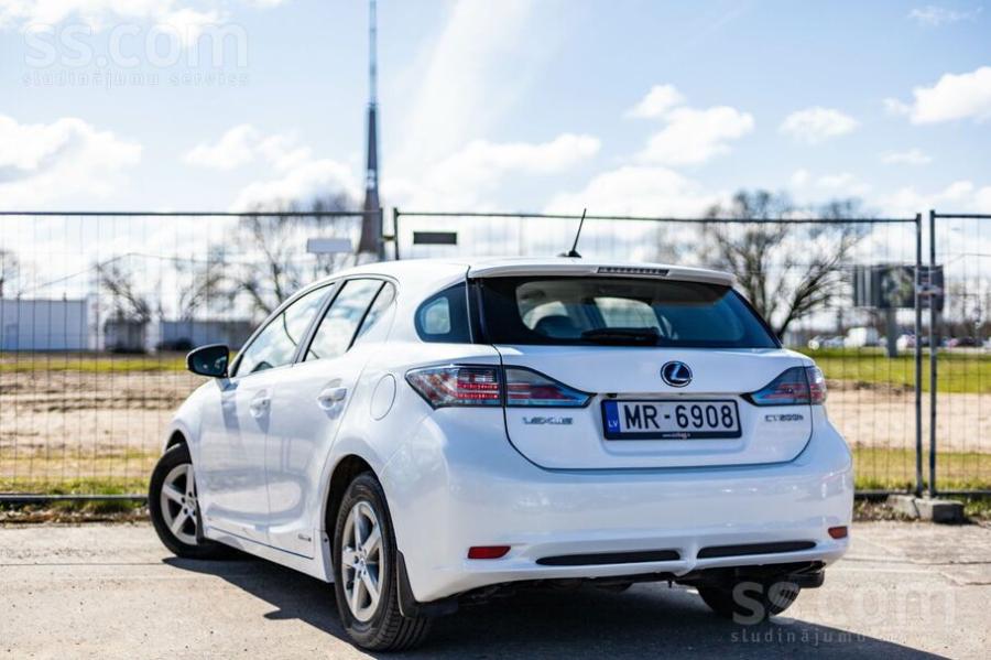 Balts Lexus CT 2012 Rīga, ar dzinēja tilpumu 1.80 L un nobraukumu 191 tūkst. km par 8990 €, foto 7 vietnē AUTOMOTO.COM.LV