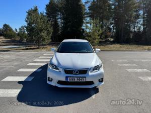 Balts Lexus CT 2013 Tallina, ar dzinēja tilpumu 1.80 L un nobraukumu 113 tūkst. km par 11900 €, foto 3 vietnē AUTOMOTO.COM.LV