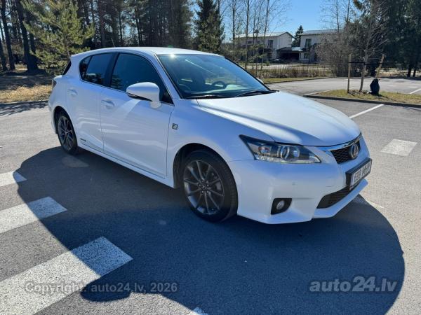 Balts Lexus CT 2013 Tallina, ar dzinēja tilpumu 1.80 L un nobraukumu 113 tūkst. km par 11900 €, foto 3 vietnē AUTOMOTO.COM.LV