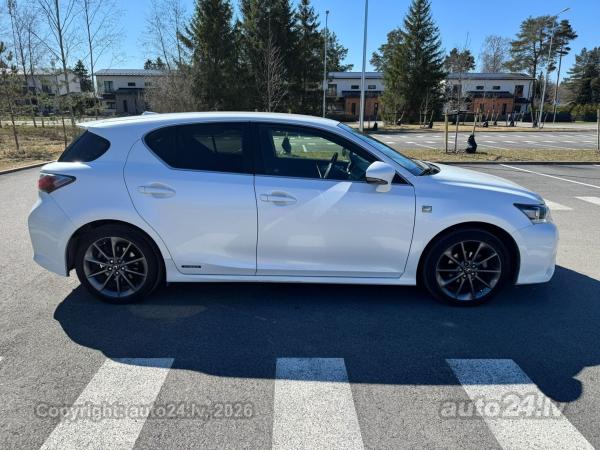 Balts Lexus CT 2013 Tallina, ar dzinēja tilpumu 1.80 L un nobraukumu 113 tūkst. km par 11900 €, foto 4 vietnē AUTOMOTO.COM.LV