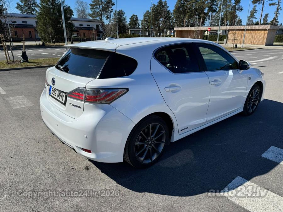 Balts Lexus CT 2013 Tallina, ar dzinēja tilpumu 1.80 L un nobraukumu 113 tūkst. km par 11900 €, foto 6 vietnē AUTOMOTO.COM.LV