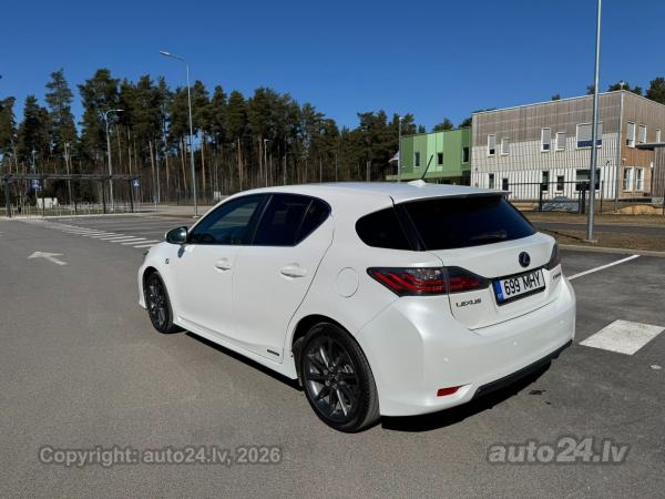 Balts Lexus CT 2013 Tallina, ar dzinēja tilpumu 1.80 L un nobraukumu 113 tūkst. km par 11900 €, foto 7 vietnē AUTOMOTO.COM.LV