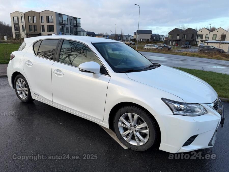 Balts Lexus CT 2014 Tallina, ar dzinēja tilpumu 1.80 L un nobraukumu 142 tūkst. km par 10200 €, foto 2 vietnē AUTOMOTO.COM.LV