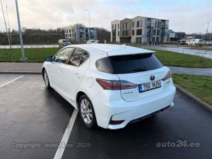 Balts Lexus CT 2014 Tallina, ar dzinēja tilpumu 1.80 L un nobraukumu 142 tūkst. km par 10200 €, foto 11 vietnē AUTOMOTO.COM.LV