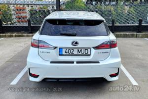 White Lexus CT 2014 in Tallinn, with an engine capacity of 1.80 L and mileage of 130 thousand km for 12900 €, photo 9 on AUTOMOTO.COM.LV
