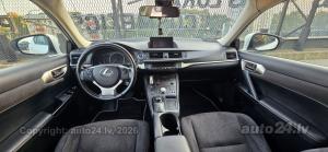 White Lexus CT 2014 in Tallinn, with an engine capacity of 1.80 L and mileage of 130 thousand km for 12900 €, photo 10 on AUTOMOTO.COM.LV