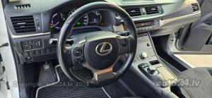 White Lexus CT 2014 in Tallinn, with an engine capacity of 1.80 L and mileage of 130 thousand km for 12900 €, photo 12 on AUTOMOTO.COM.LV