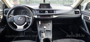White Lexus CT 2014 in Tallinn, with an engine capacity of 1.80 L and mileage of 130 thousand km for 12900 €, photo 14 on AUTOMOTO.COM.LV
