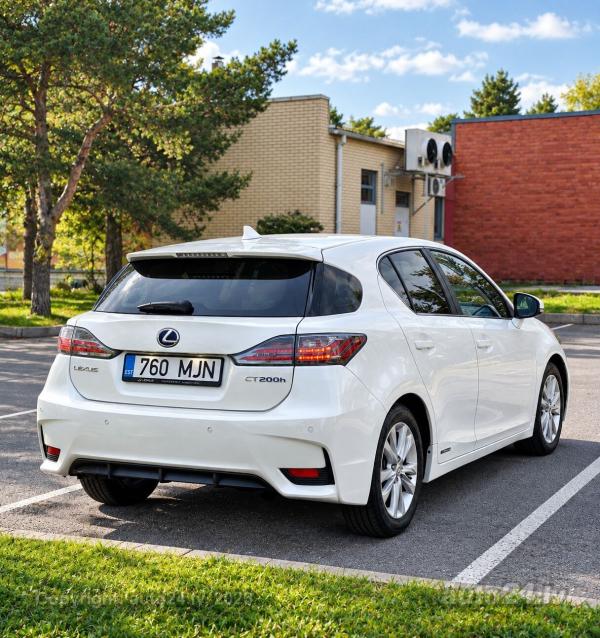 Balts Lexus CT 2014 Tallina, ar dzinēja tilpumu 1.80 L un nobraukumu 153 tūkst. km par 11500 €, foto 3 vietnē AUTOMOTO.COM.LV