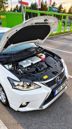 Balts Lexus CT 2014 Tallina, ar dzinēja tilpumu 1.80 L un nobraukumu 153 tūkst. km par 11500 €, foto 4 vietnē AUTOMOTO.COM.LV