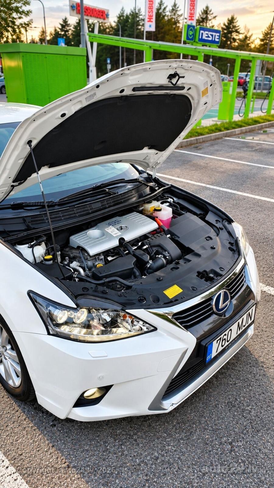 Balts Lexus CT 2014 Tallina, ar dzinēja tilpumu 1.80 L un nobraukumu 153 tūkst. km par 11500 €, foto 4 vietnē AUTOMOTO.COM.LV