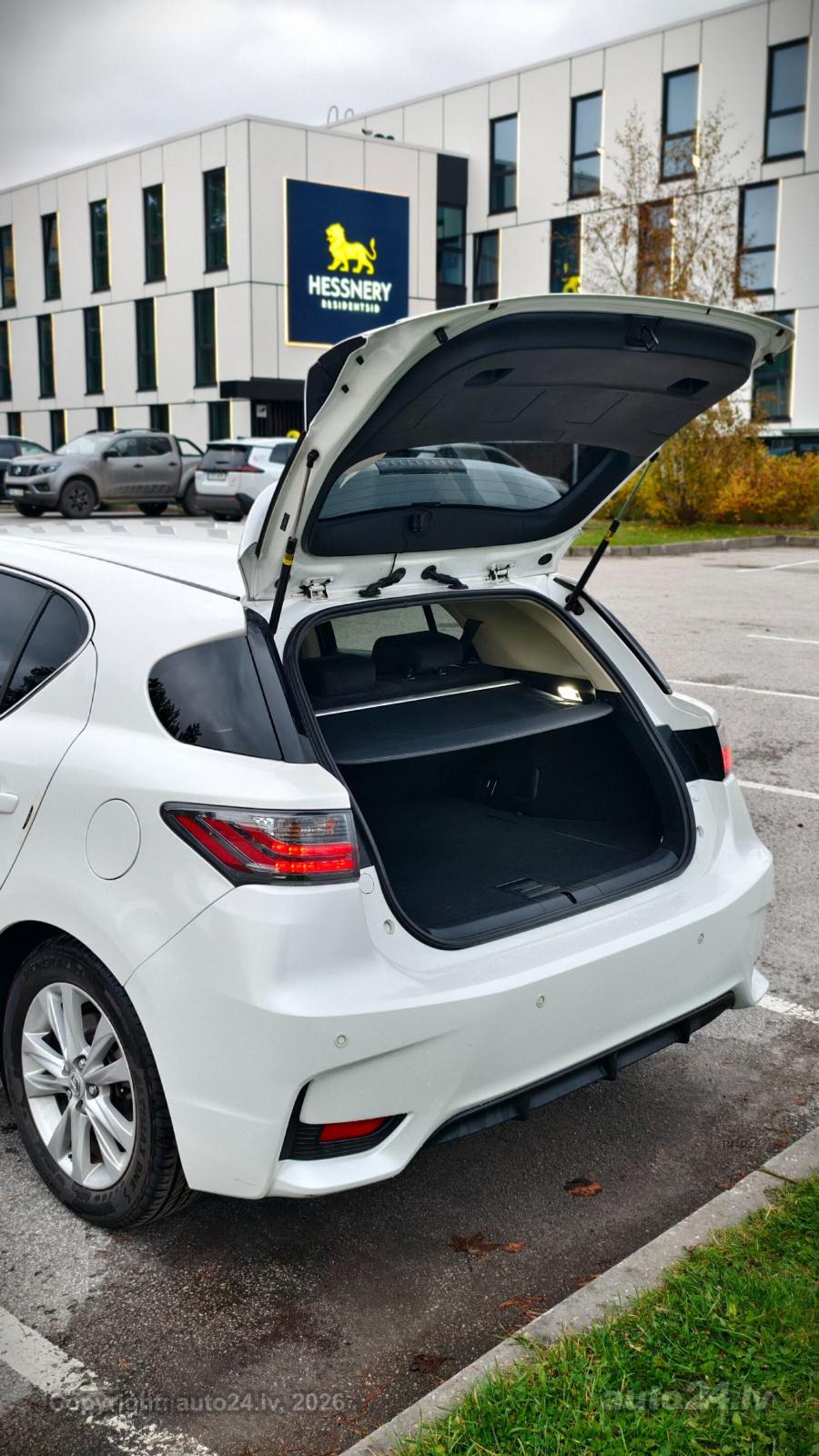 Balts Lexus CT 2014 Tallina, ar dzinēja tilpumu 1.80 L un nobraukumu 153 tūkst. km par 11500 €, foto 5 vietnē AUTOMOTO.COM.LV